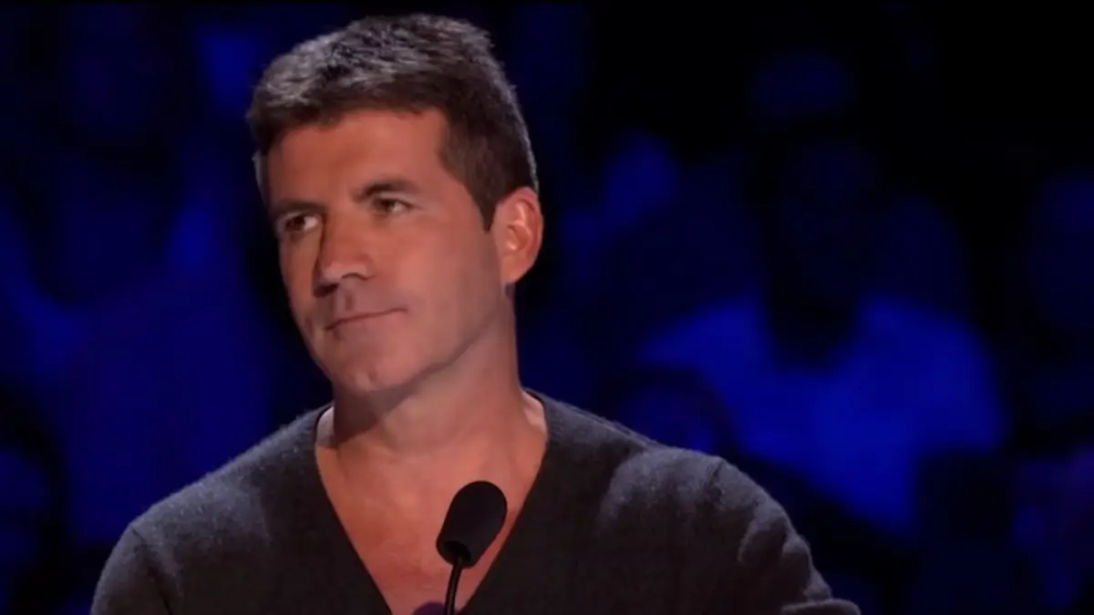 'Why Does It Look Like He’s 4 Foot Tall?': Simon Cowell Leaves Viewers ...
