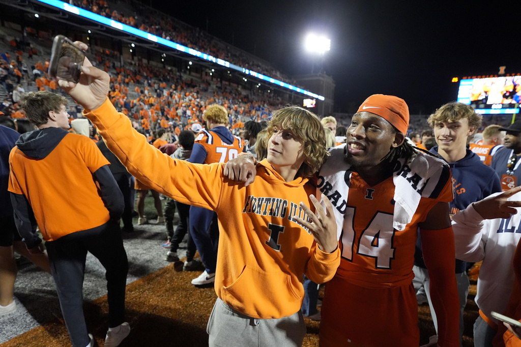 Illinois star cornerback Xavier Scott to miss most of the season with ...