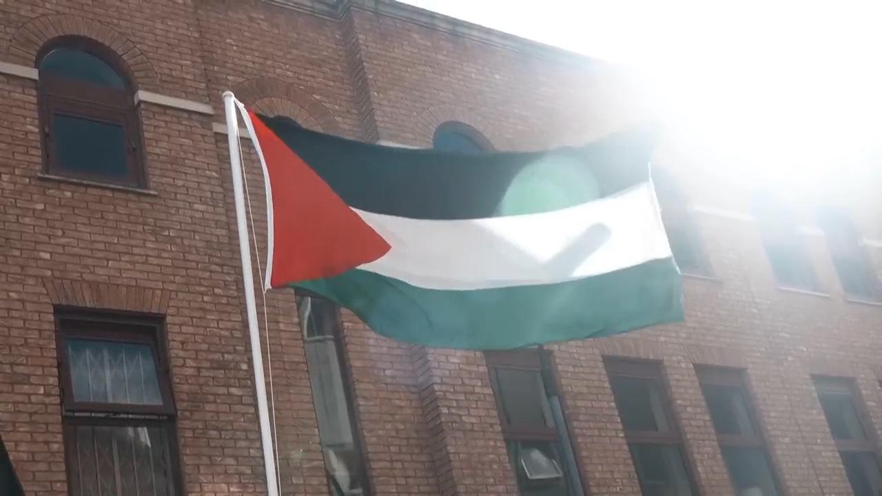 People react to Palestinian flag raising ceremonies taken place in Uk ...