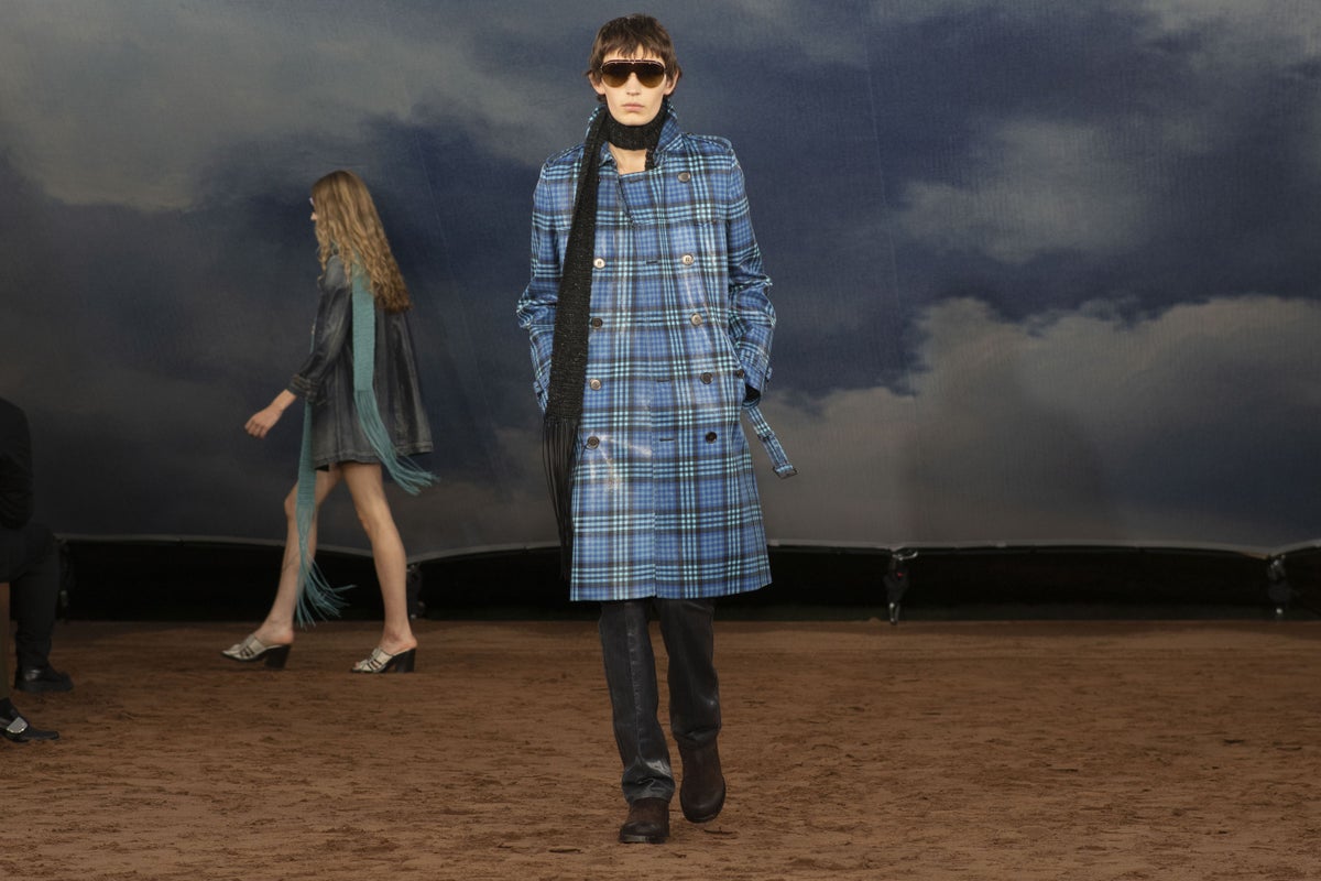 Burberry brings British nostalgia to London Fashion Week with tea-time ...