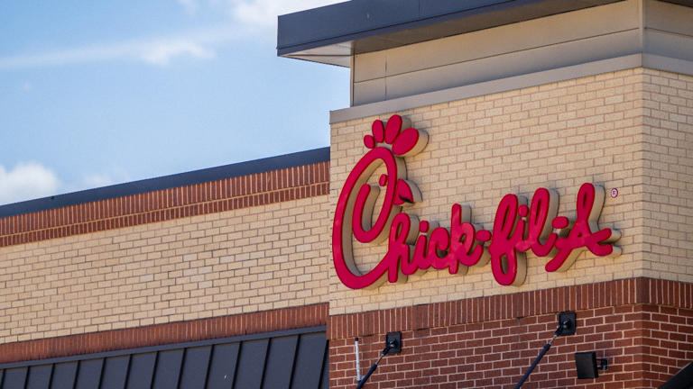 6 Food Chains With Money-Saving Family Meal Deal Offers: Chick-fil-A ...
