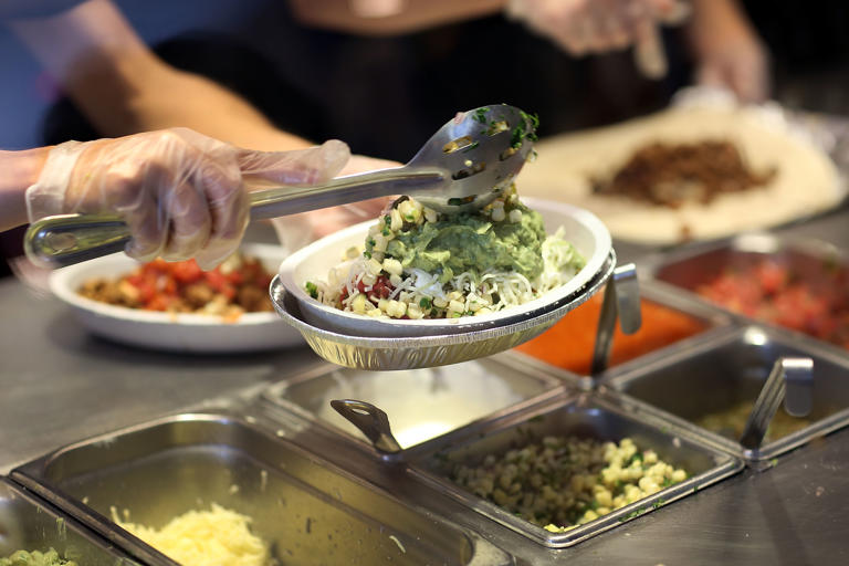 6 Food Chains With Money-Saving Family Meal Deal Offers: Chick-fil-A ...