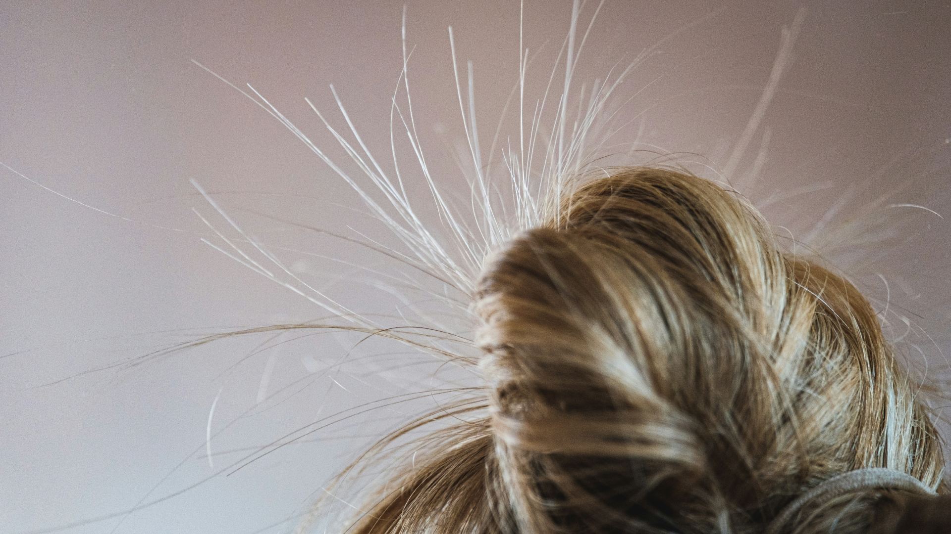 Static electricity: these simple actions that will save your hair