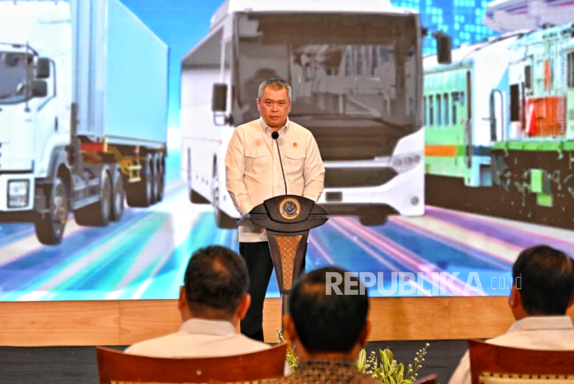 Menhub lapor presiden update perlintasan sebidang dan renovasi Stasiun ...