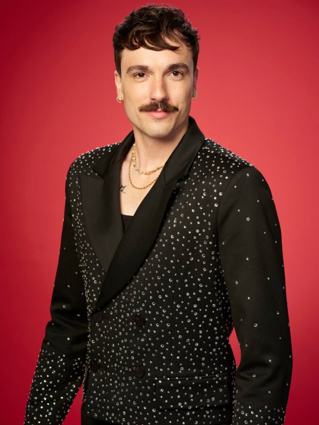 The Voice Contestants Rally Around Peyton Kyle as He Survives a Health ...