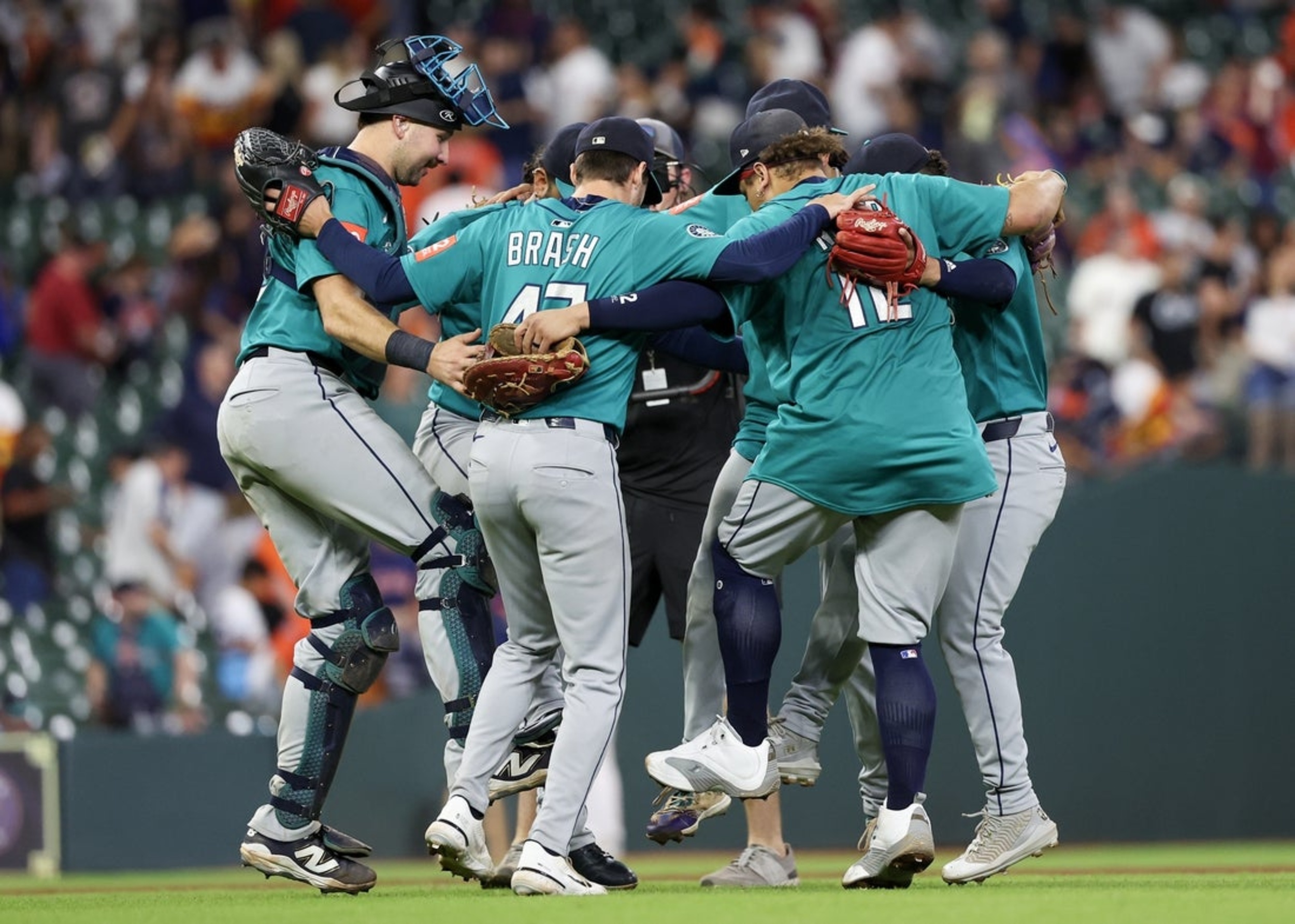 Mariners juggle magic numbers; Rockies joyous they can't lose 122