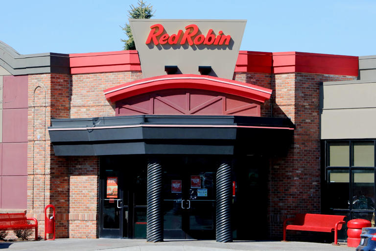 6 Food Chains With Money-Saving Family Meal Deal Offers: Chick-fil-A ...