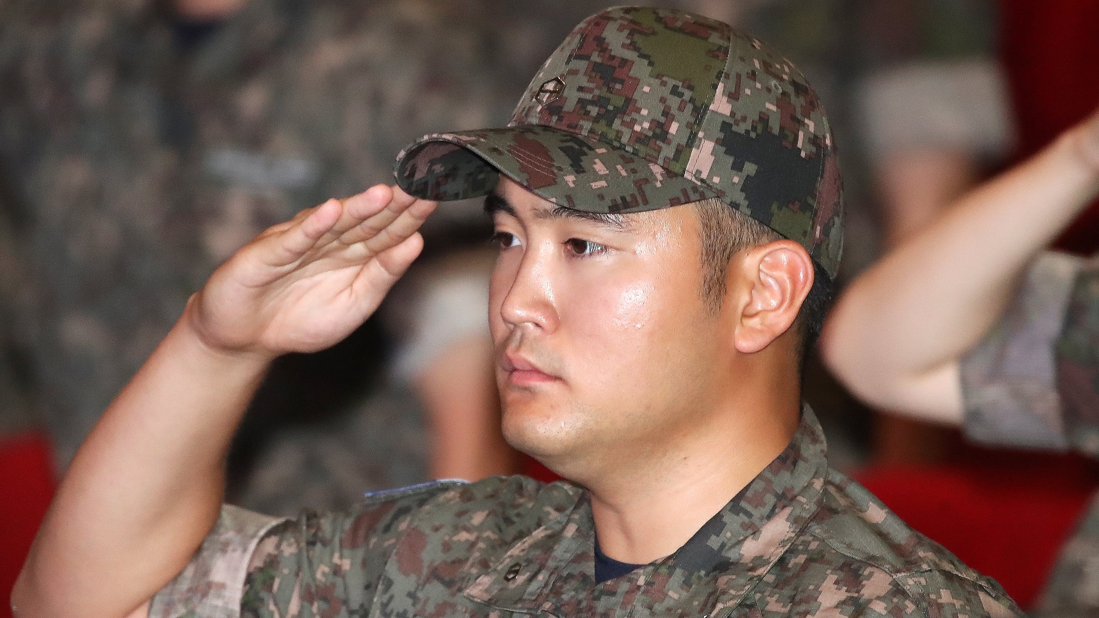 Samsung Heir Lee Ji-ho Begins Naval Officer Training as Candidate