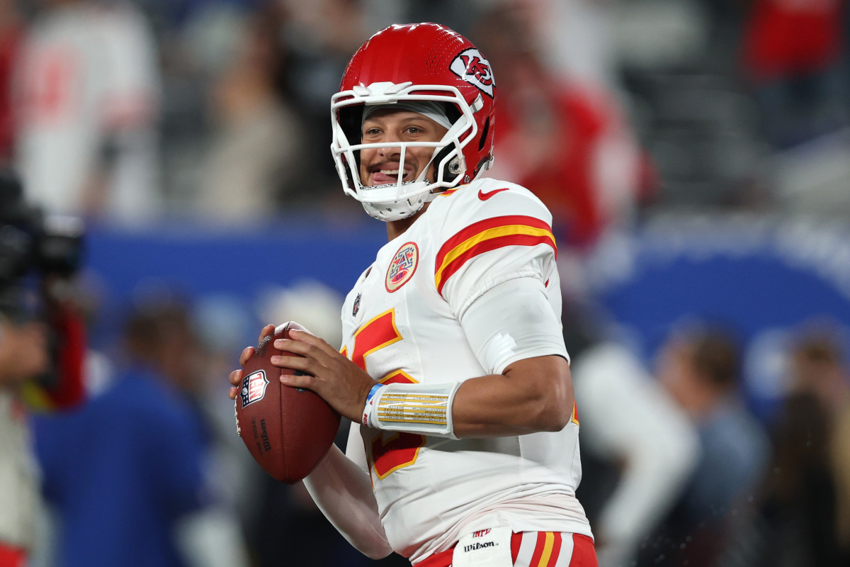 Chiefs QB Patrick Mahomes Makes NFL History on Sunday