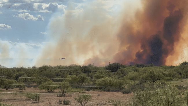 Plumes of Smoke Billow From New 'Heat Wave Fire' in Texas