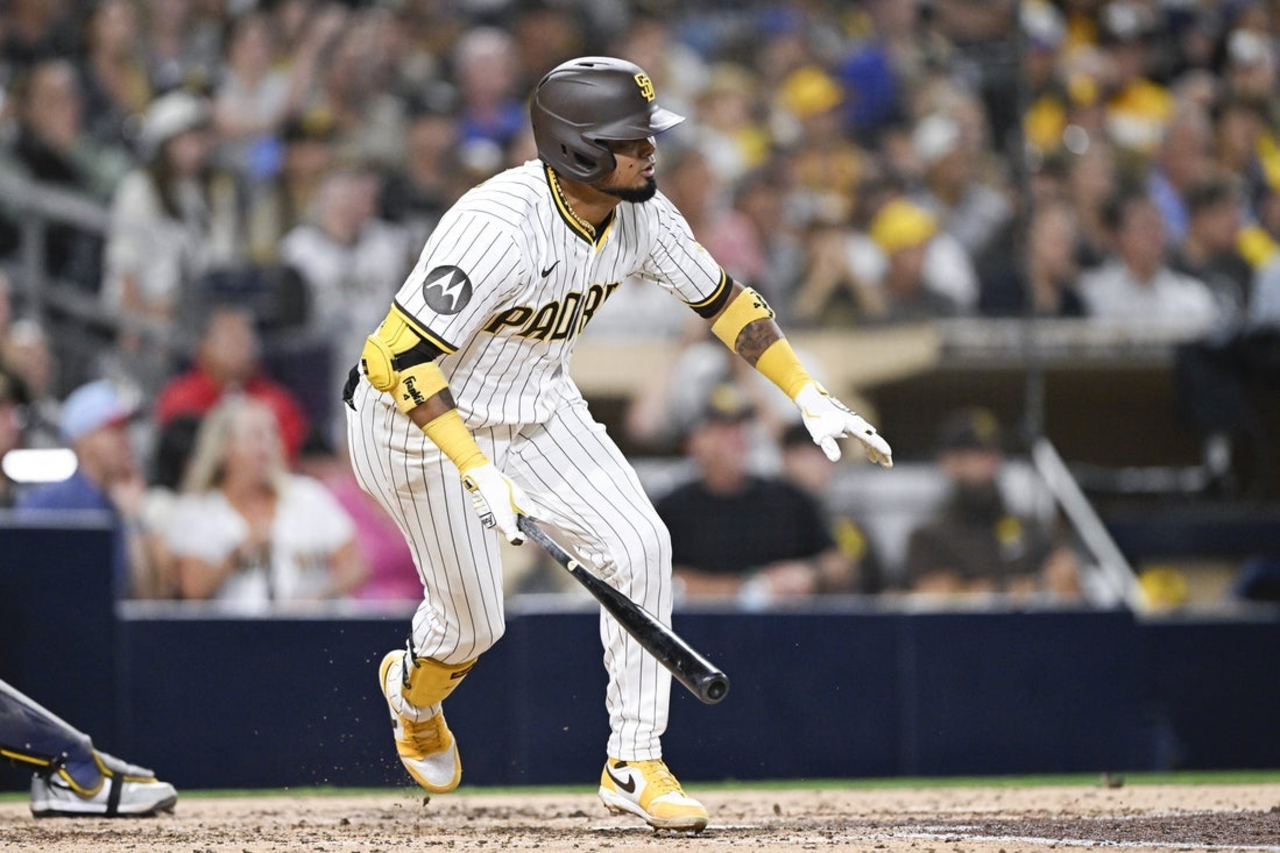 MLB roundup: Padres clinch playoff spot with walk-off win in 11th