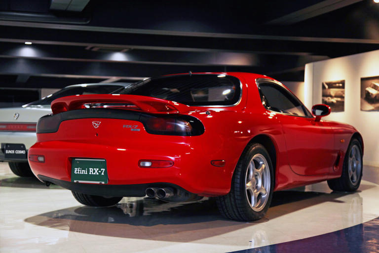 創造出 MX-5、RX-7 FD 的「Miata 之父」， 馬自達傳奇設計師 Tsutomu「Tom」Matano 享壽 76 歲！