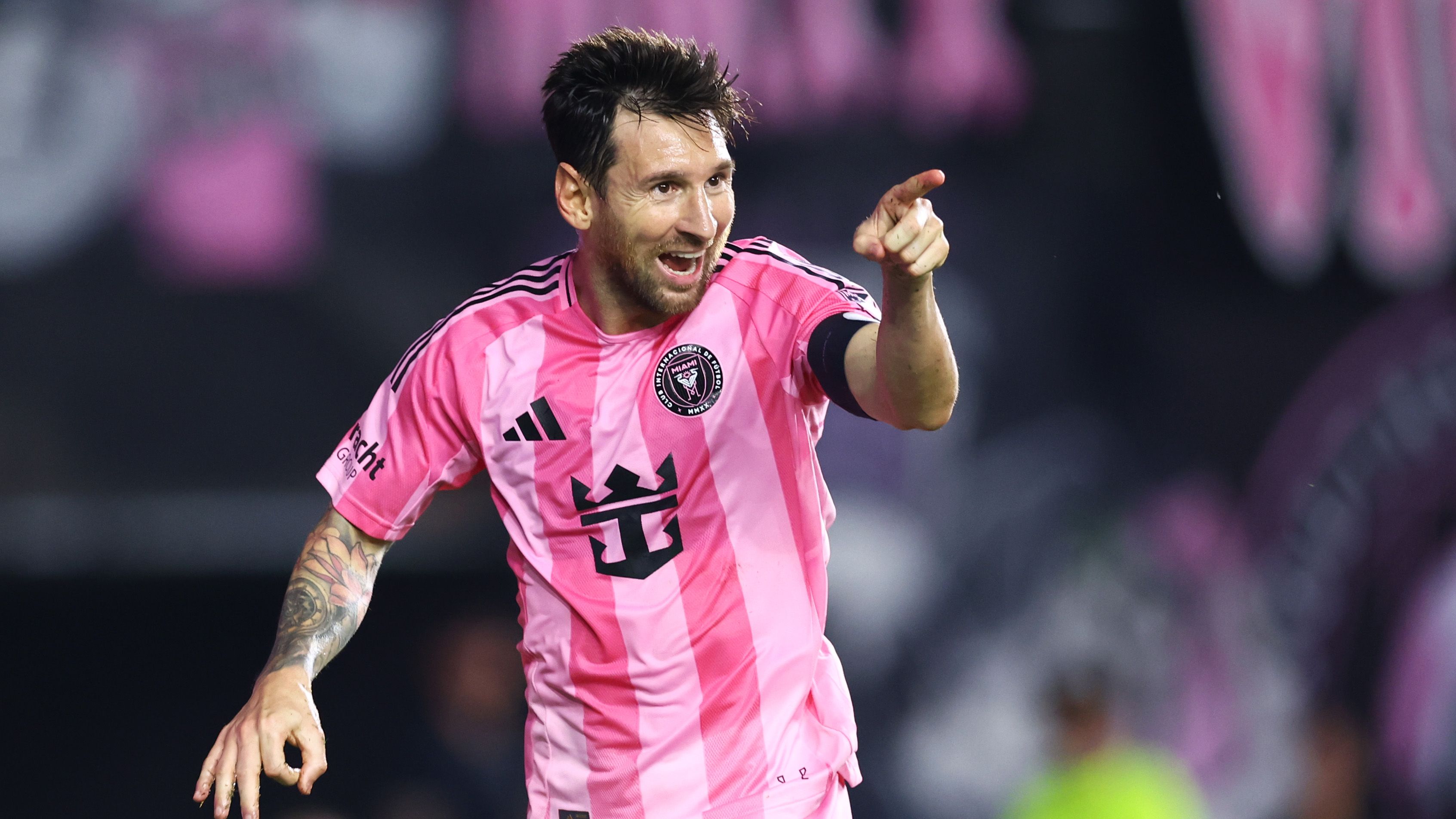 Lionel Messi signs three-year contract extension with Inter Miami, as ...