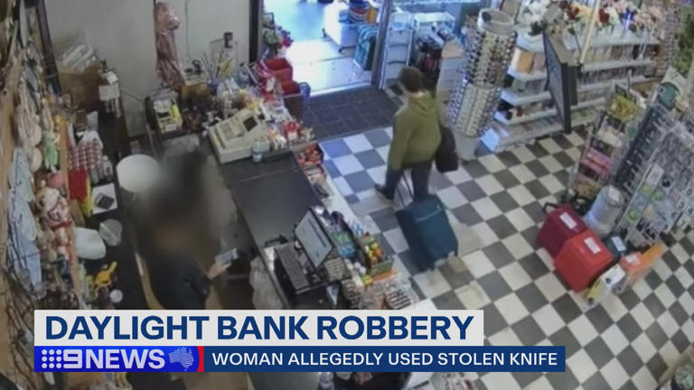 Woman arrested after allegedly trying to rob bank with stolen knife