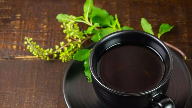 7 reasons to have Tulsi water first thing in the morning