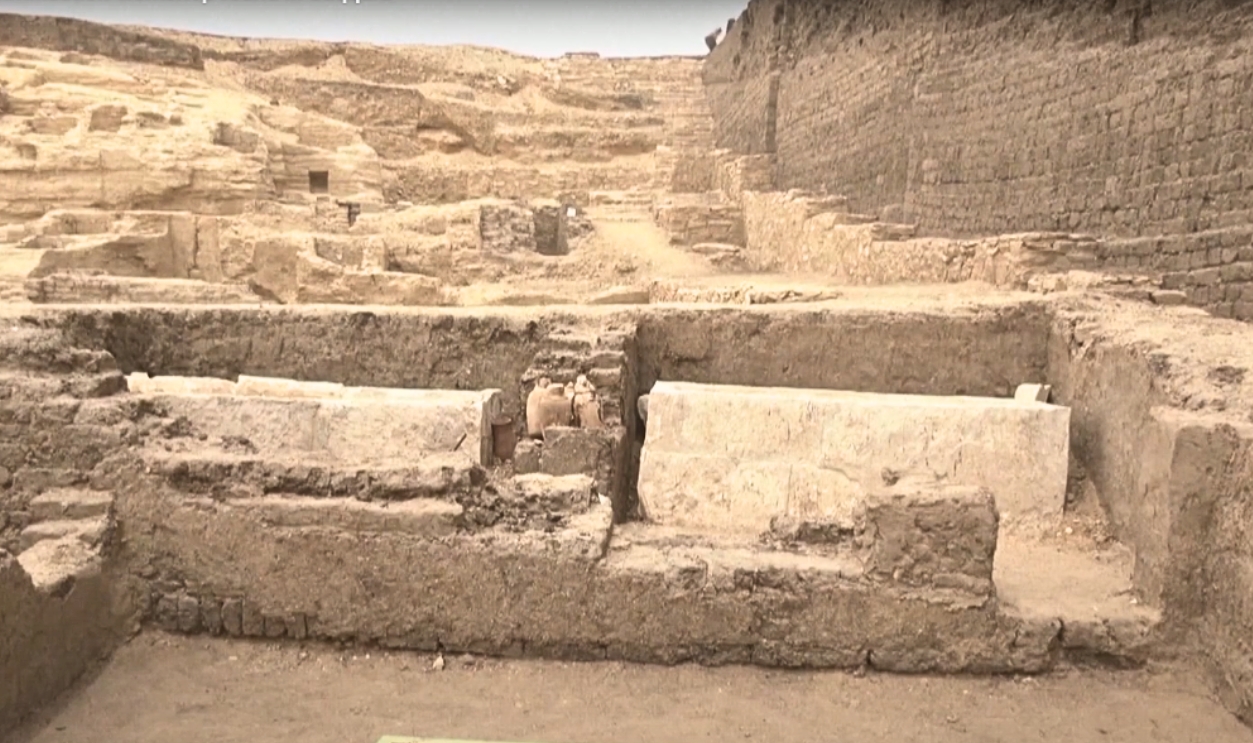 Archaeologists in Saqqara, Egypt discovered an ancient workshop where ...