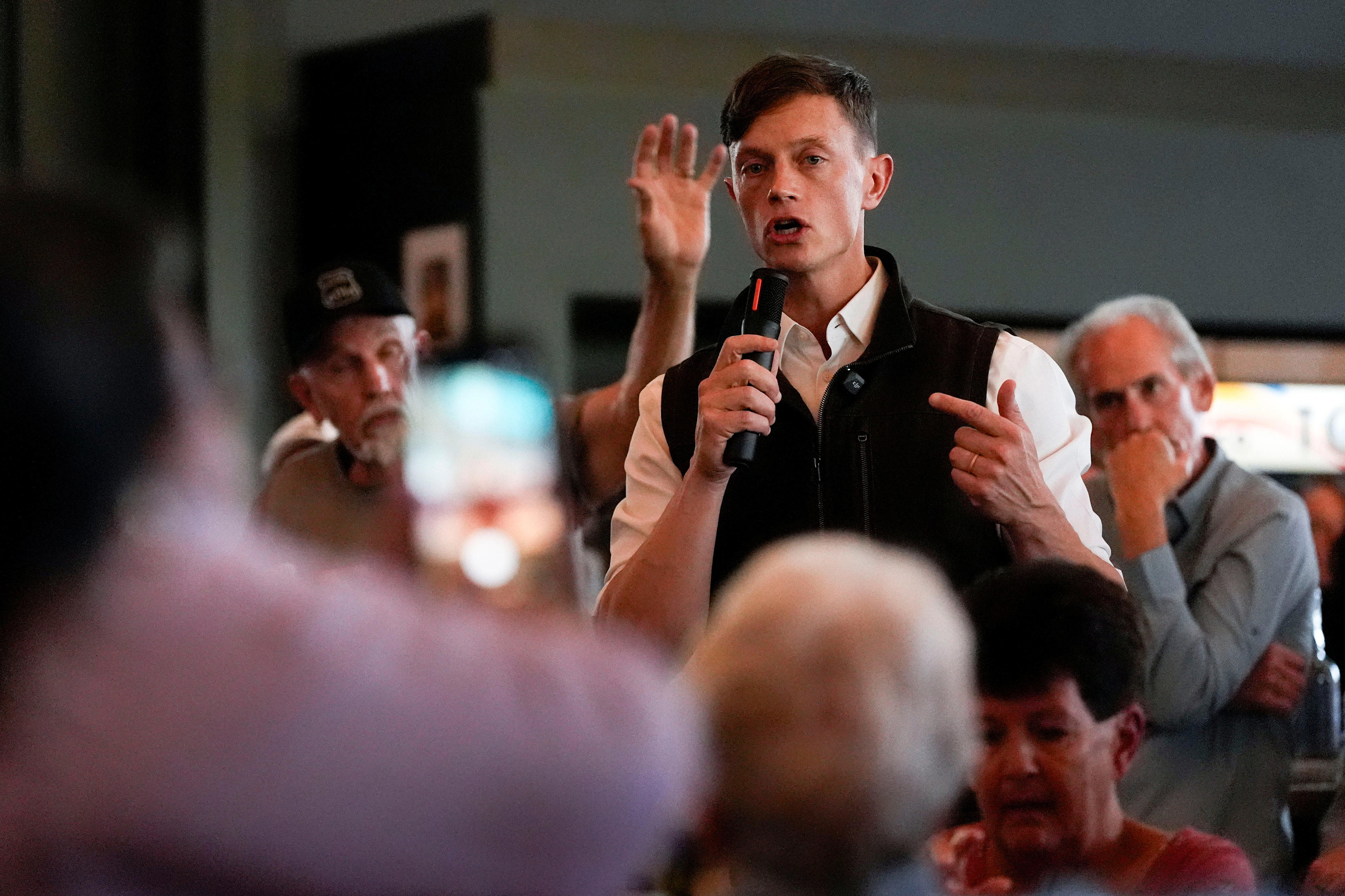 Democrats put a 'bullseye' on Iowa, eager to turn the red state purple