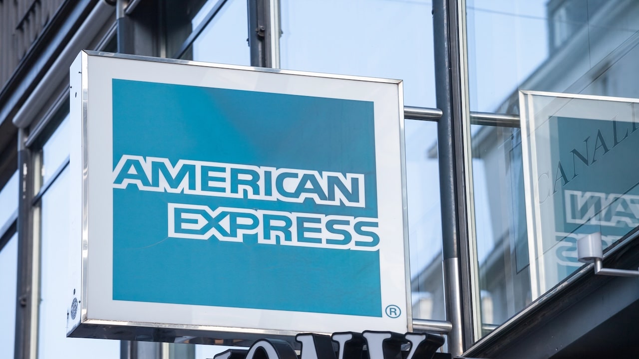 American Express Platinum Card Jumps to Record $895 Annual Fee!