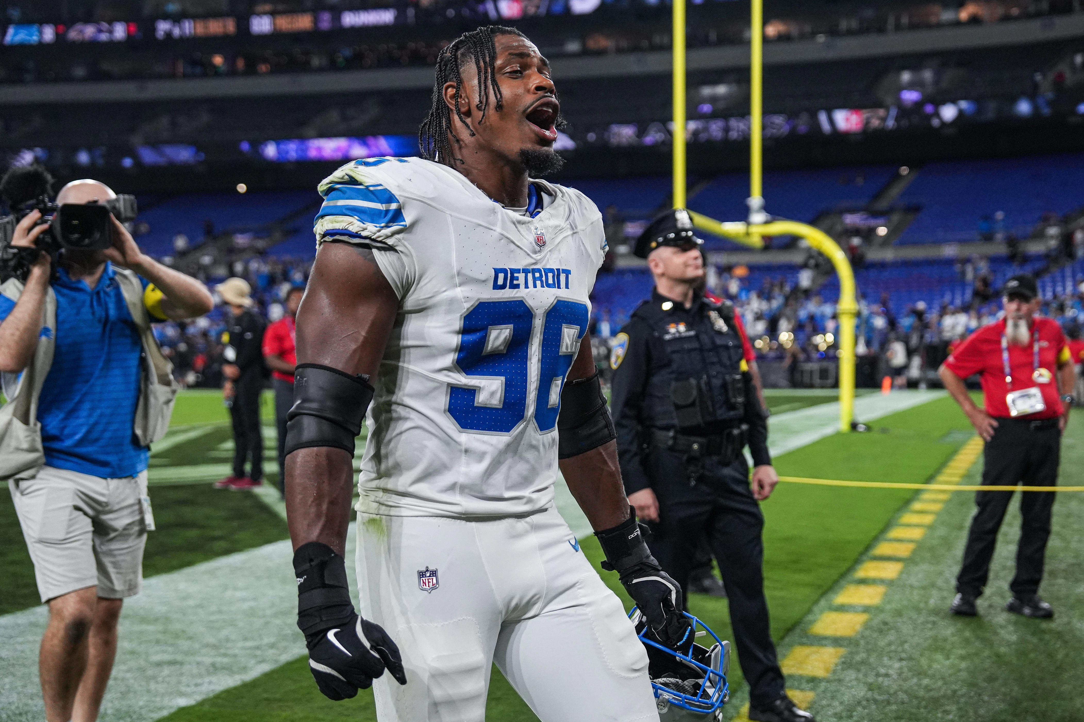 Al-Quadin Muhammad proving 'he's not just another guy' playing opposite ...