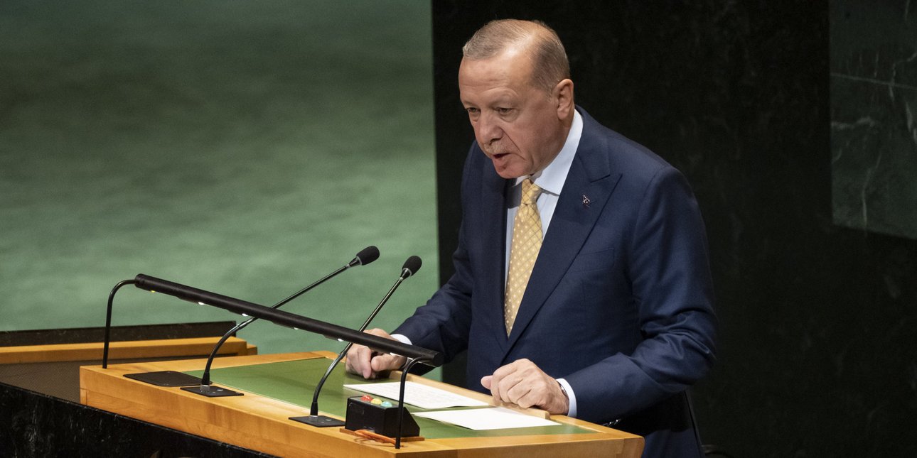 Έκλεισε το μικρόφωνο στον Ερντογάν ενώ καταφερόταν κατά του Ισραήλ στον ...