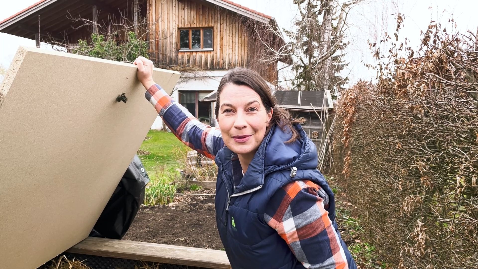 Gemüselager: Hochbeet als Erdmiete nutzen