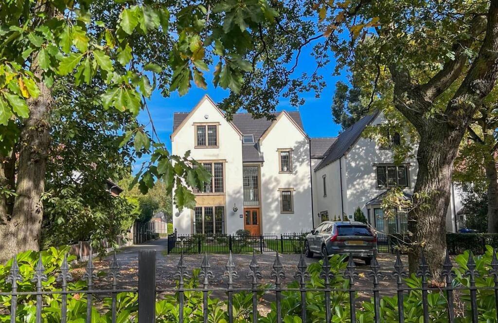 Inside swish modern home for sale within tiny gated complex in Bessacarr