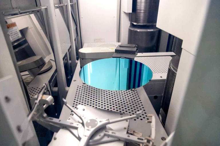 Micron Stock Jumps After Earnings Beat. Why Investors Expect More Good ...