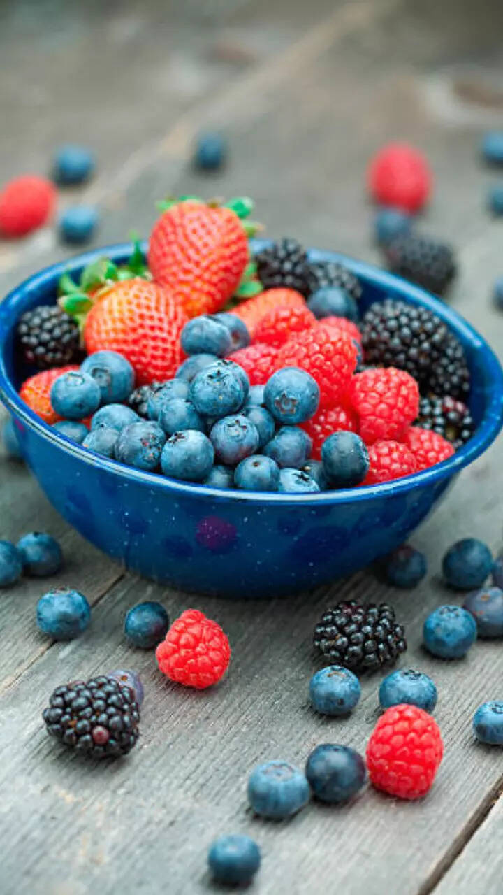 10 desi things which can beat blueberries to give you a glowing skin