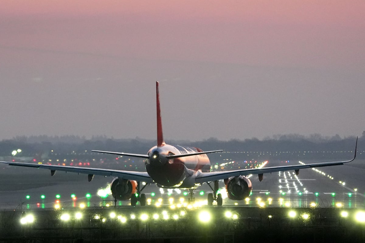 Plane landing on wrong runway 'comes within three metres' of crashing ...