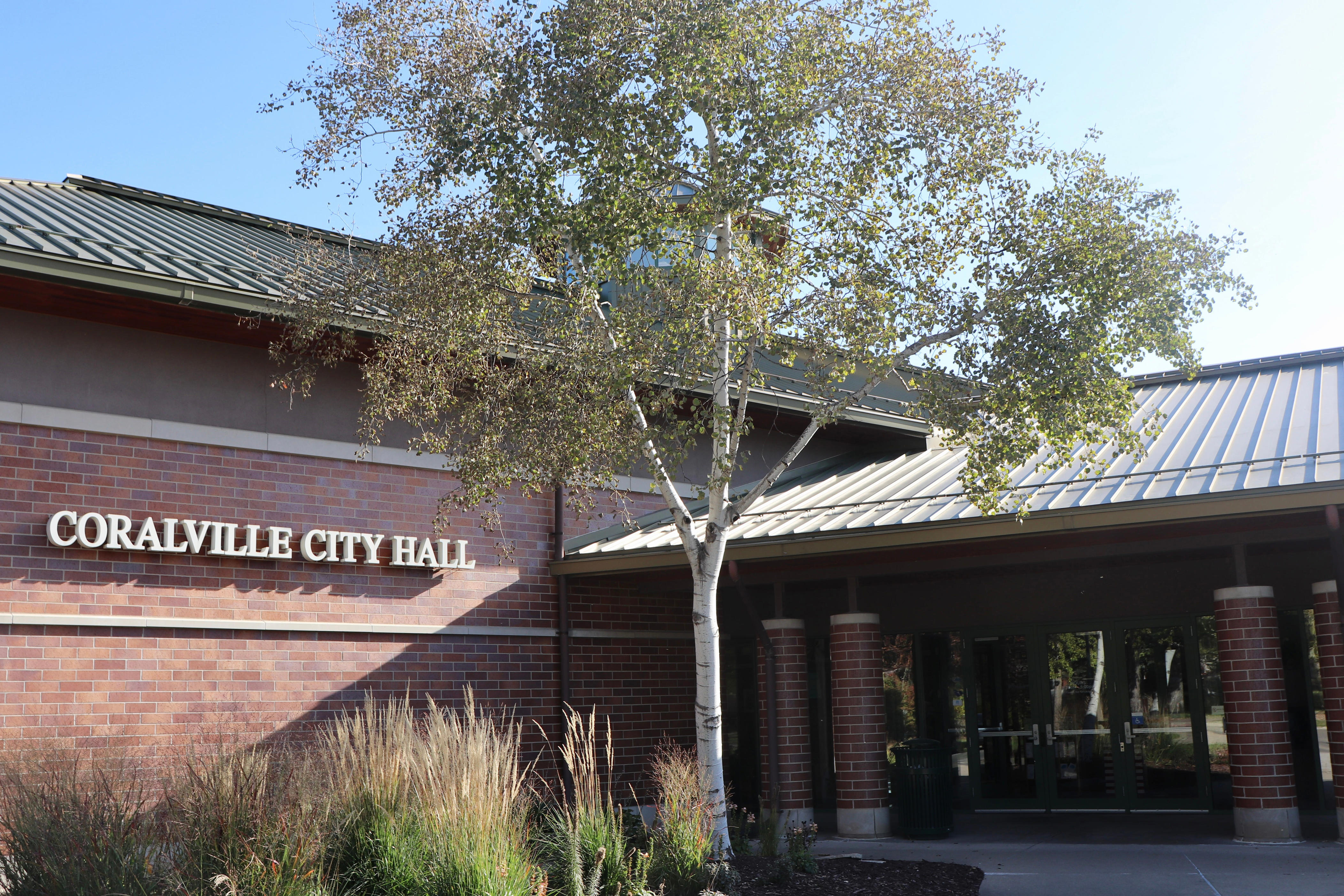 It's a packed field for Coralville's mayoral, city council elections ...