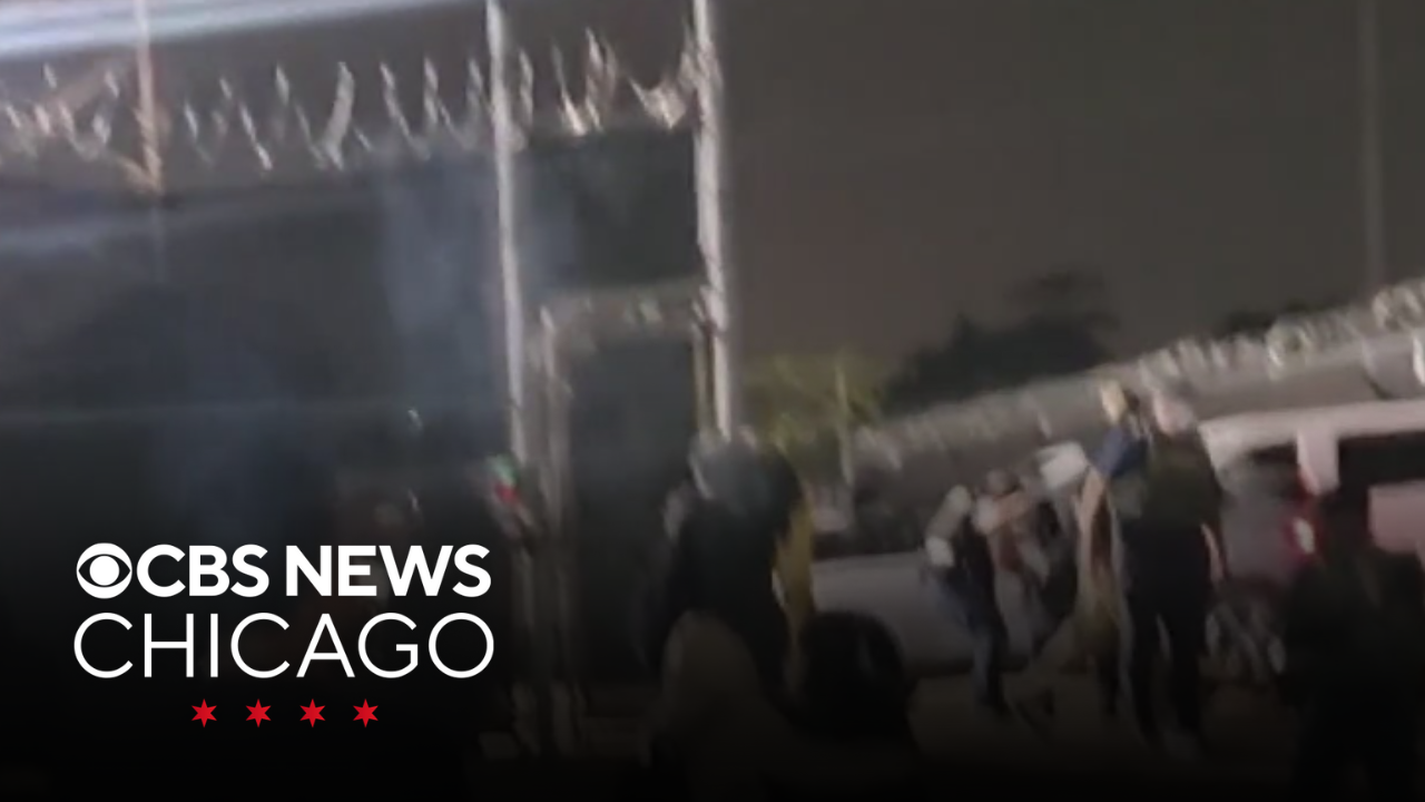 Fence up outside ICE facility in Bridgeview, Illinois; protester shares ...