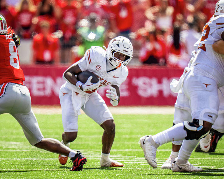 Texas football: Why Longhorns have a decision to make at running back