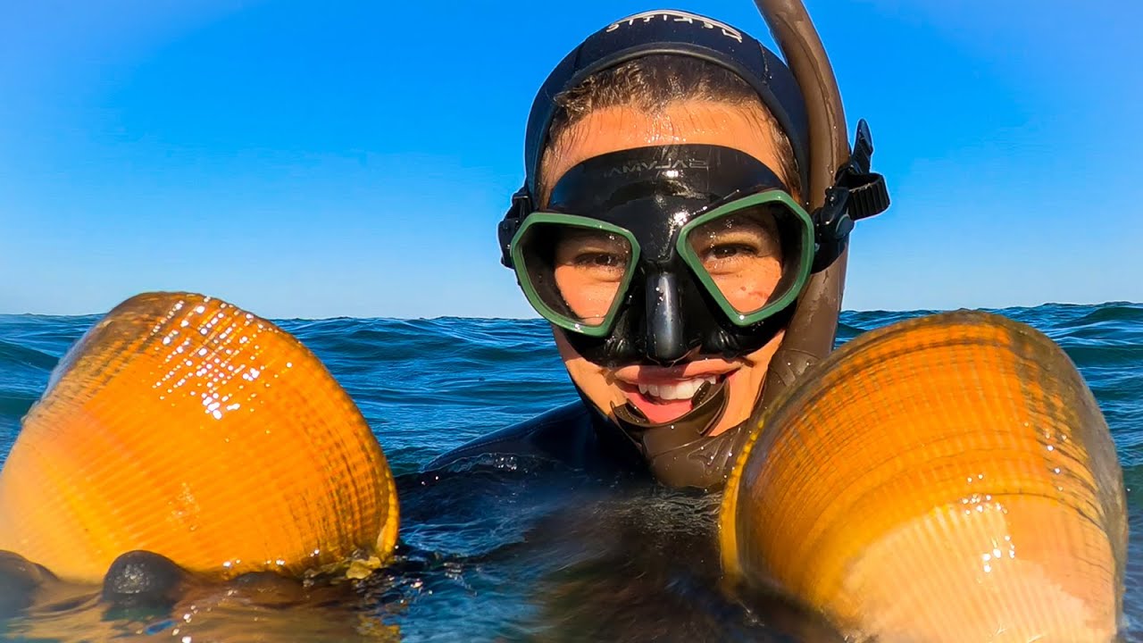 The Girls Strike Gold On Their First Clam Hunt