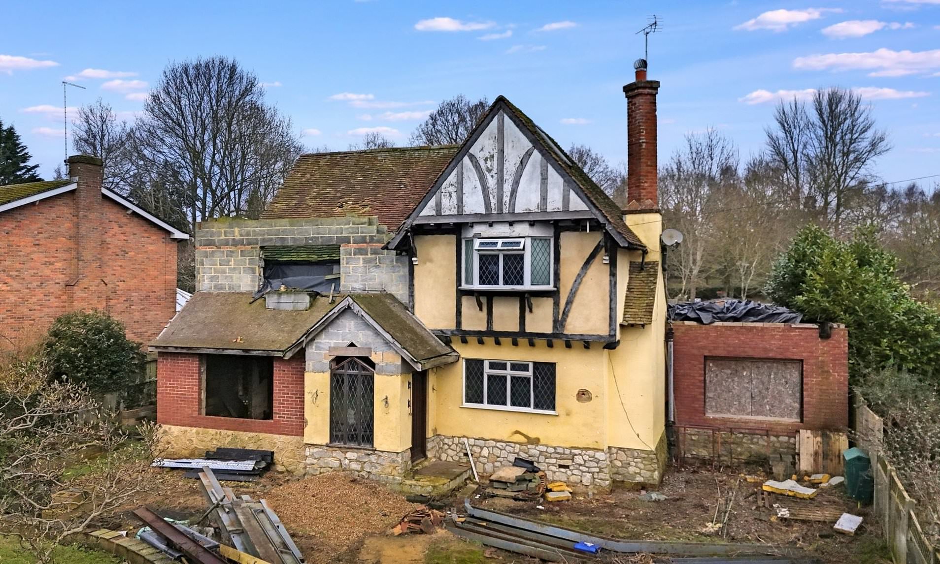 Four bedroom home with swimming pool hits the market for £575k - but ...
