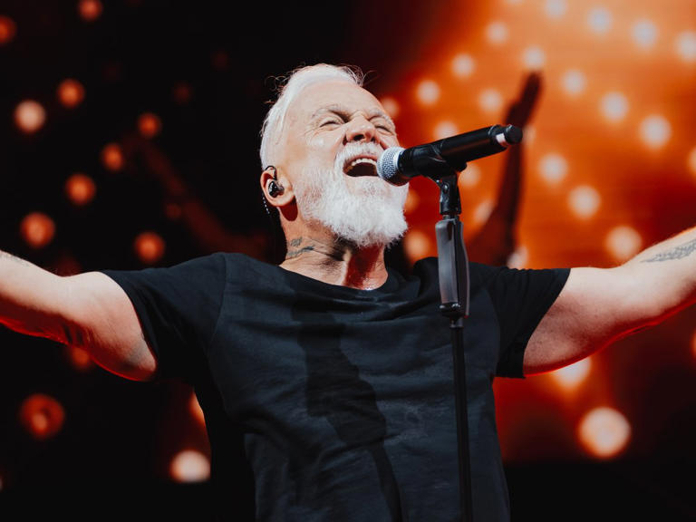 Nino de Angelo extends tour with ten additional concerts