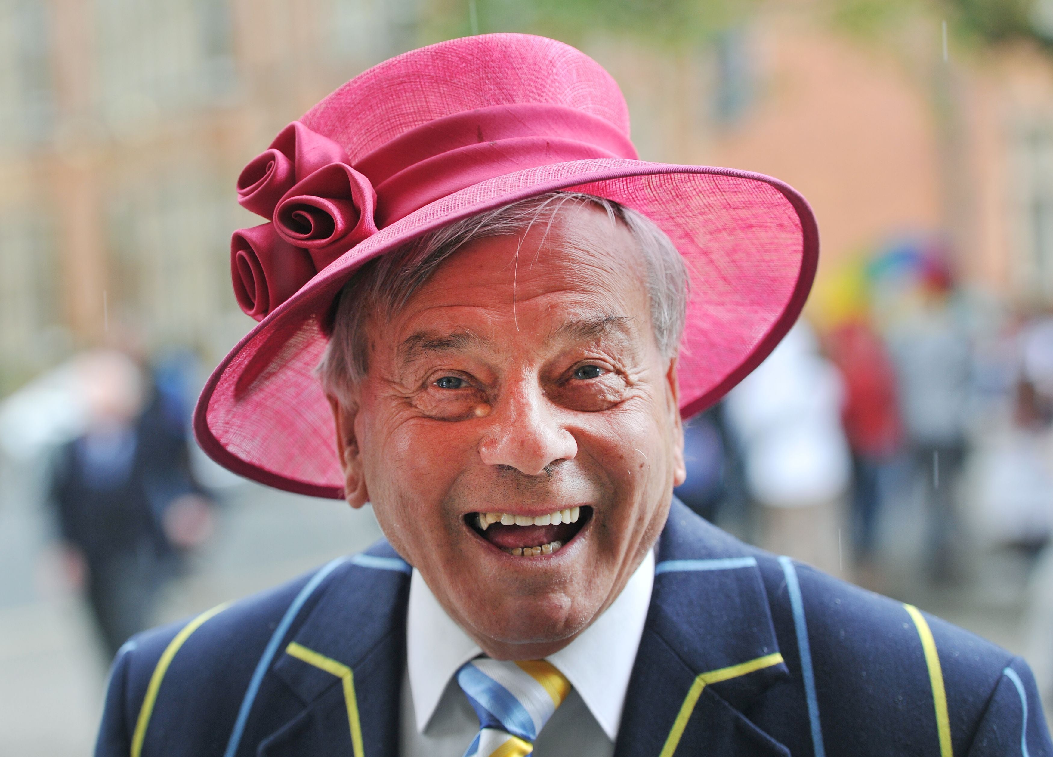 Dickie Bird: The magnetic umpire ‘married to cricket’ who was ...
