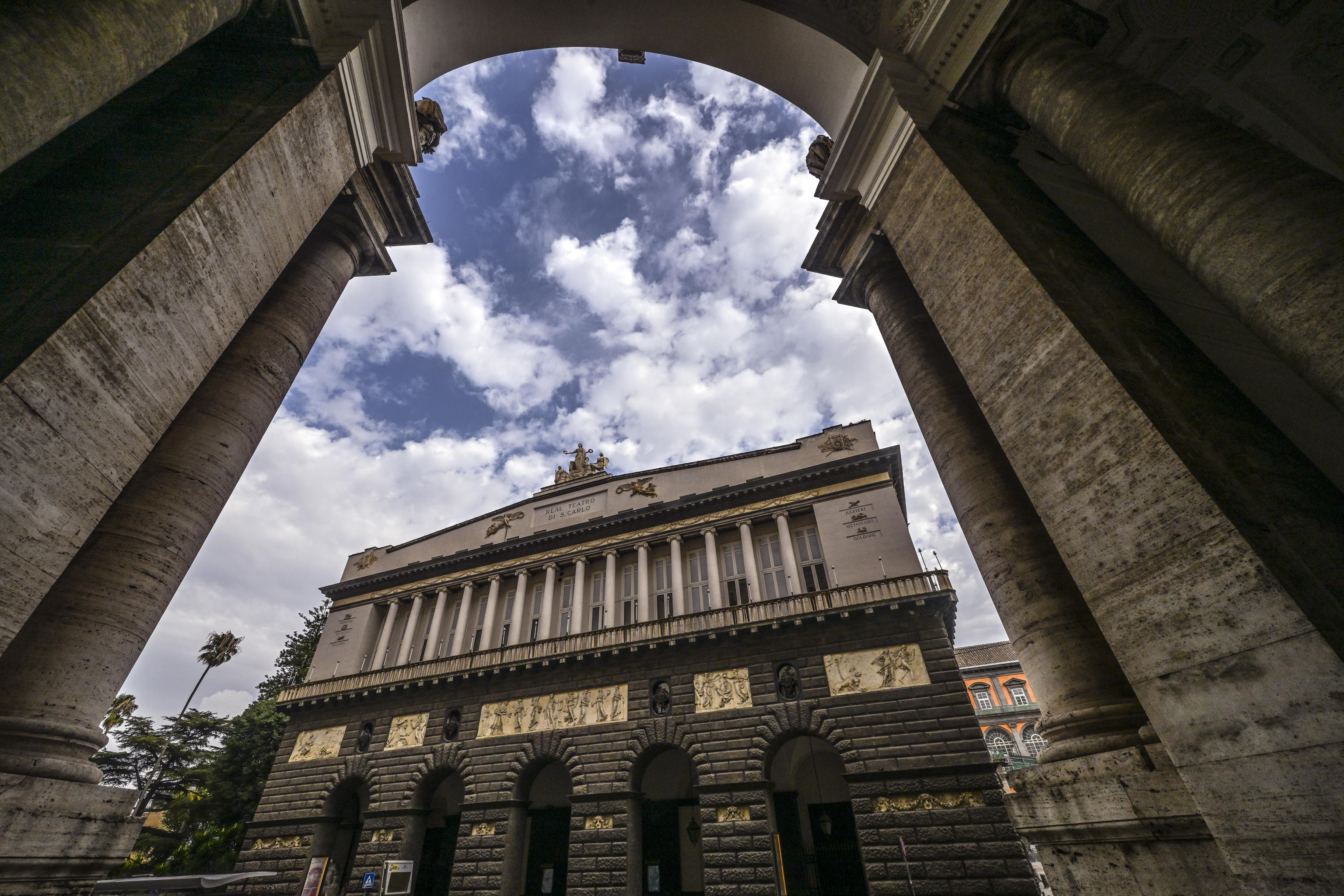 San Carlo, il Tribunale di Napoli decide il 30 settembre