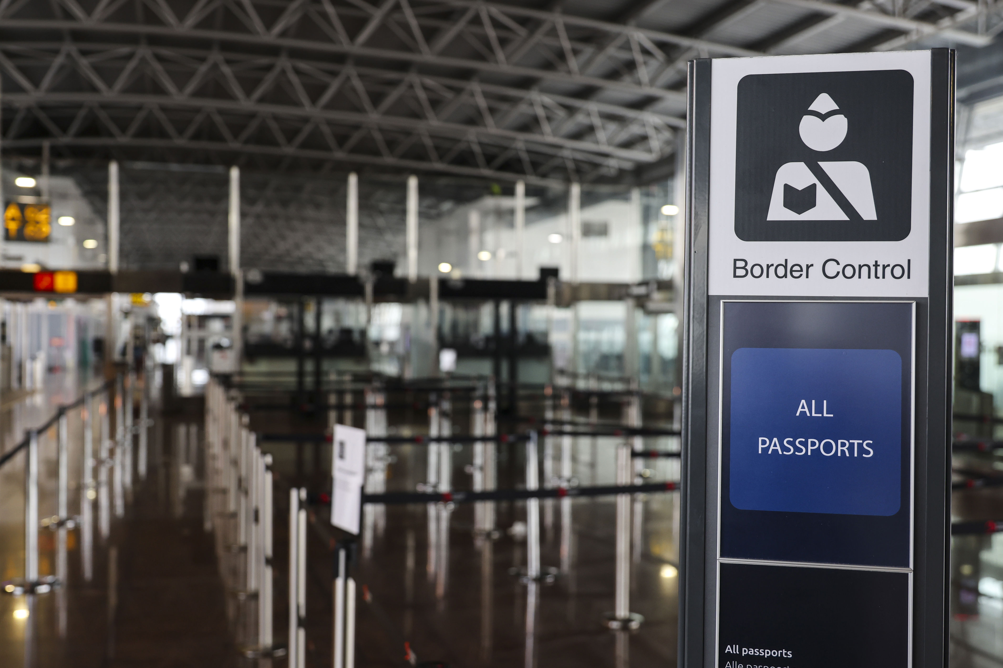 New EES border rule will mean 'double red tape' for Brits travelling to ...