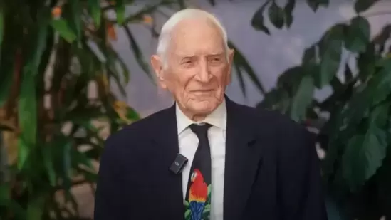 100 year old doctor shares '1 habit' that can help you live longer than ...