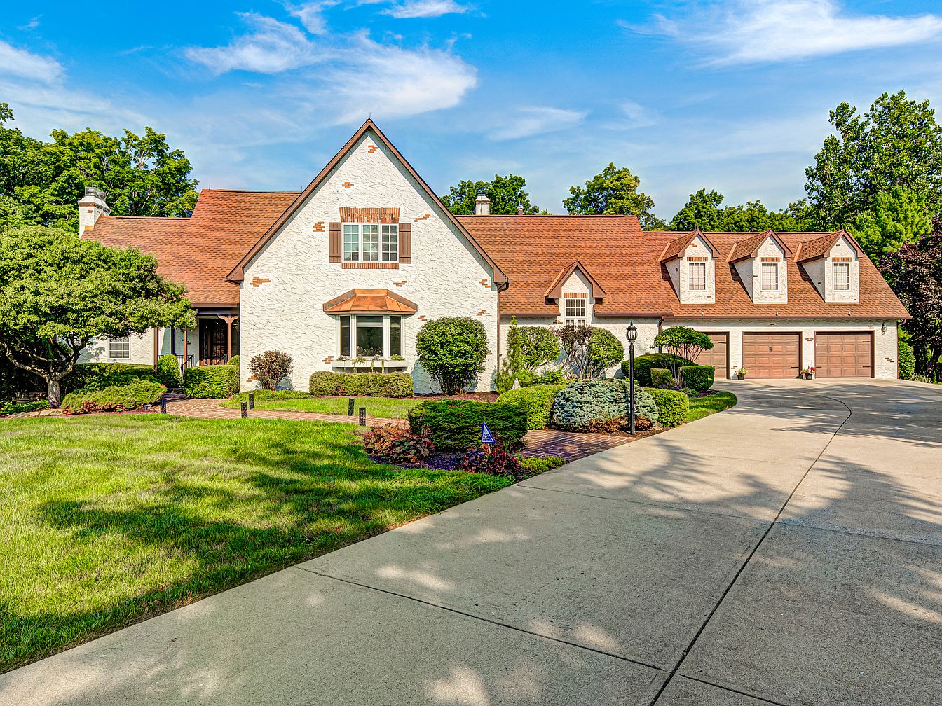 4 Spacious Family-Friendly Homes in Indiana for Comfortable Living ...