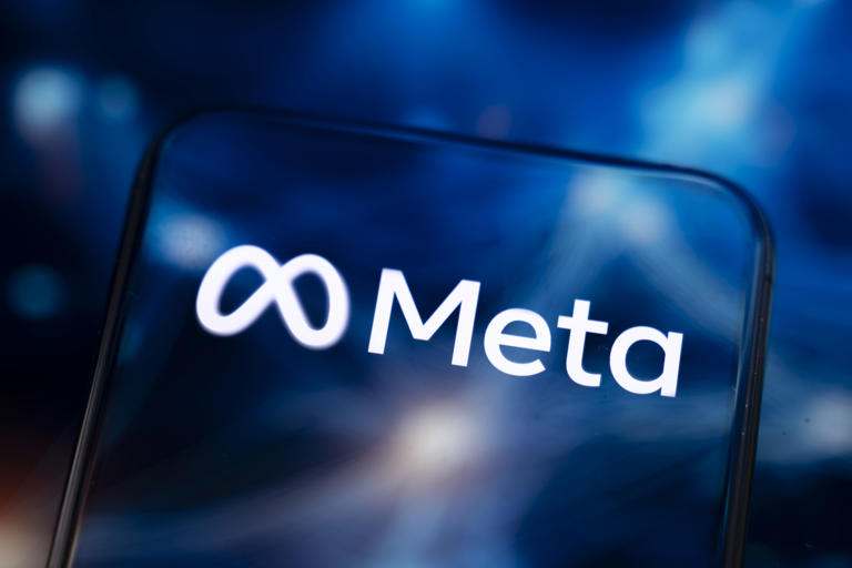 Dutch court orders Meta to change its Facebook and Instagram timelines