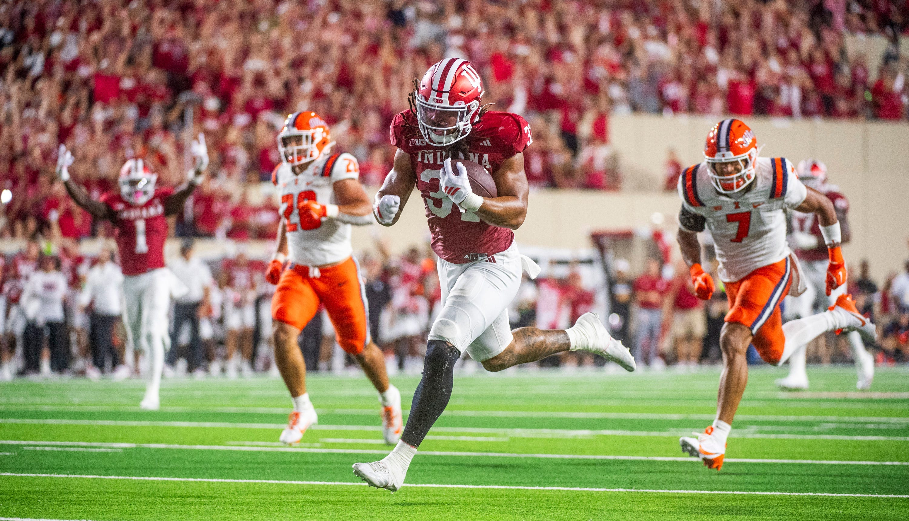 Former Wisconsin transfer scores 43-yard touchdown in Indiana’s big win ...