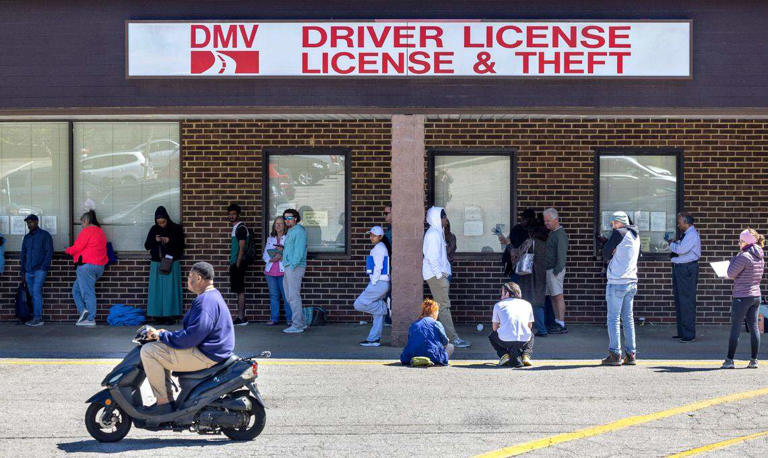 NC lawmakers approve bill to reduce number of required visits to the DMV