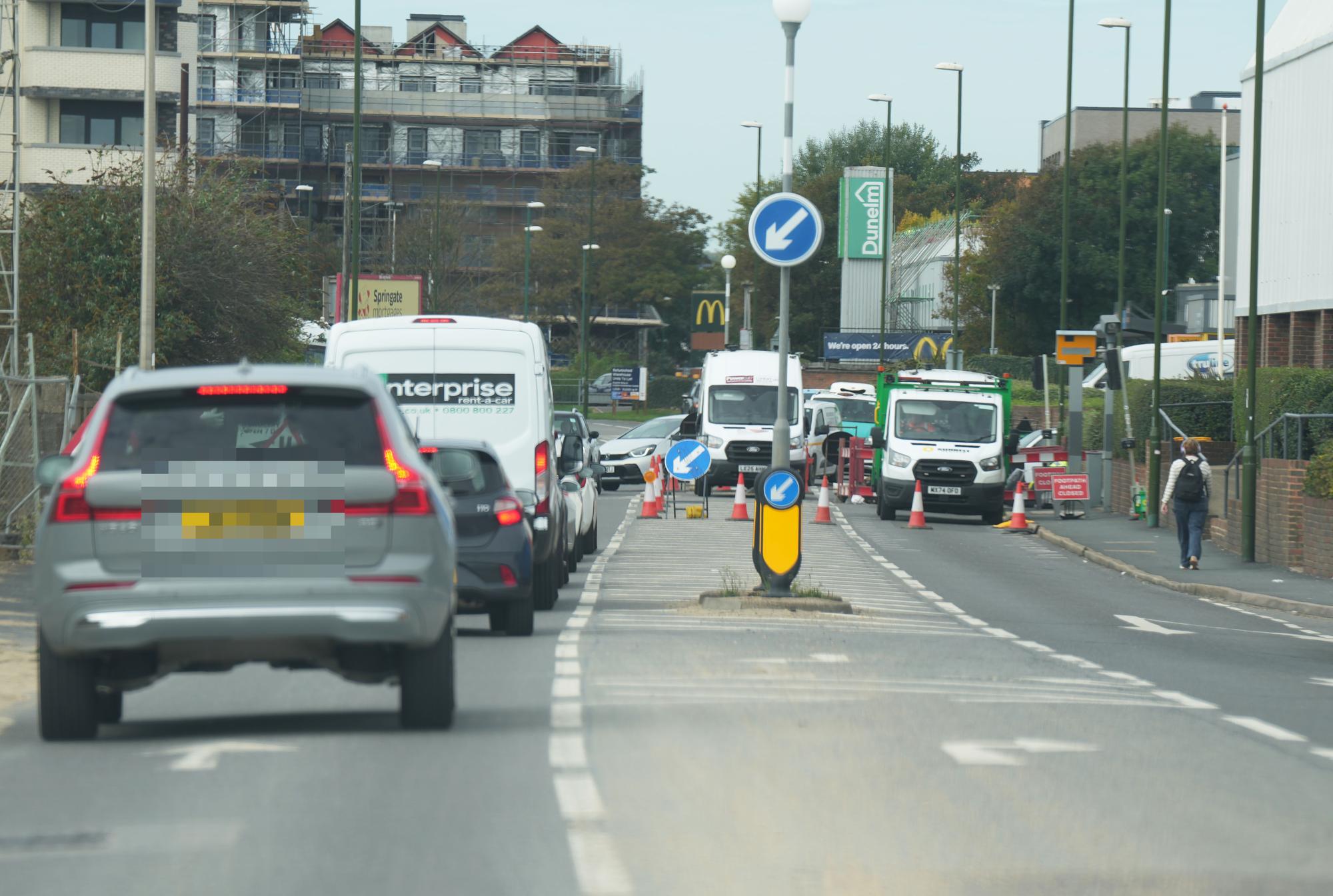Two-way signals on A259 at Shoreham amid crossing upgrade works