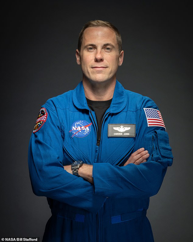 Meet NASA's newest recruits! Space agency introduces 10 new astronauts ...
