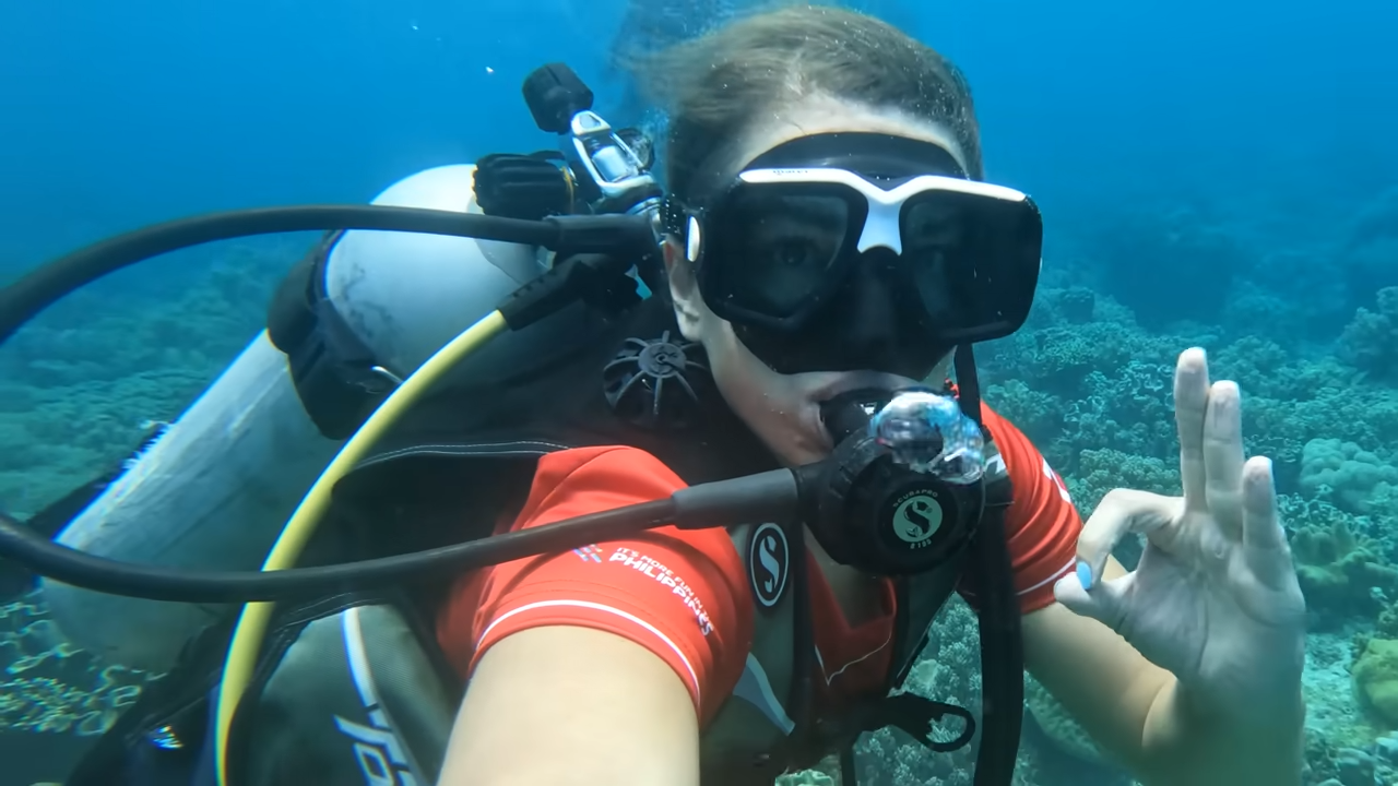 Solo Diving Trip to Apo Island: A Marine Paradise! - SPEACHLESS!