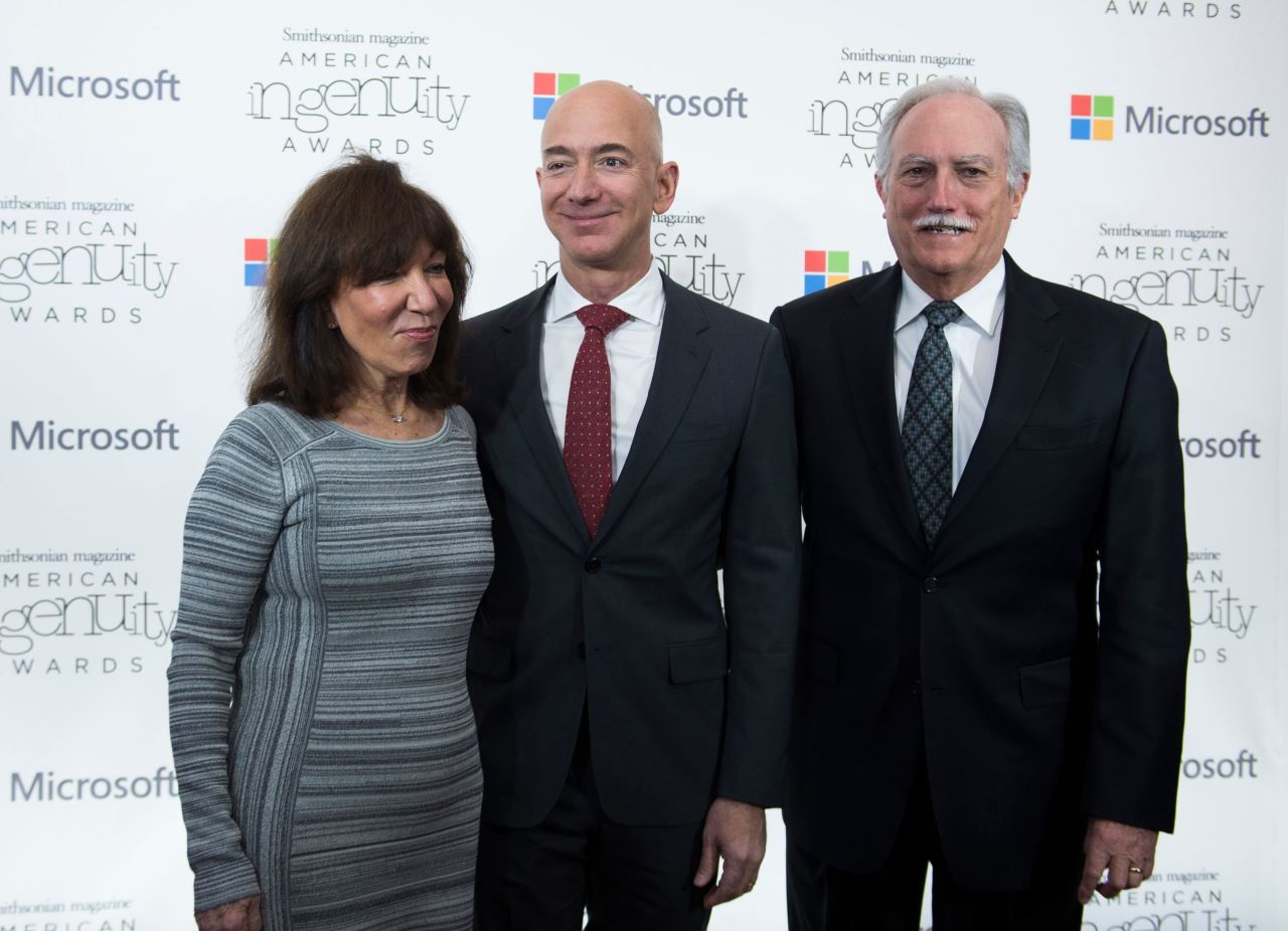 Jeff Bezos’ Billionaire Dad Is Hiring a CEO to Run His Family Office