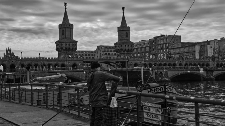 Iconic Paris bridges for a self-guided walk