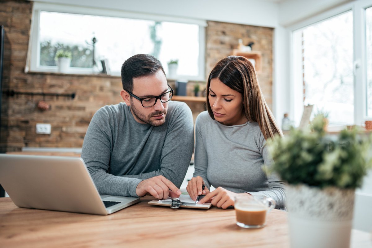 Here's What Happens When You Pay Your Credit Card Bill Every Week