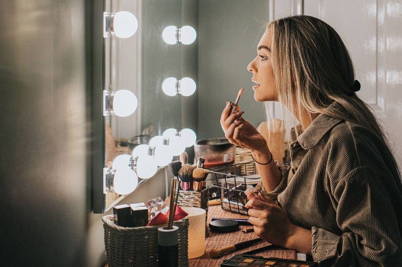 You're applying matte liquid lipstick wrong – 'correct' way avoids dry ...